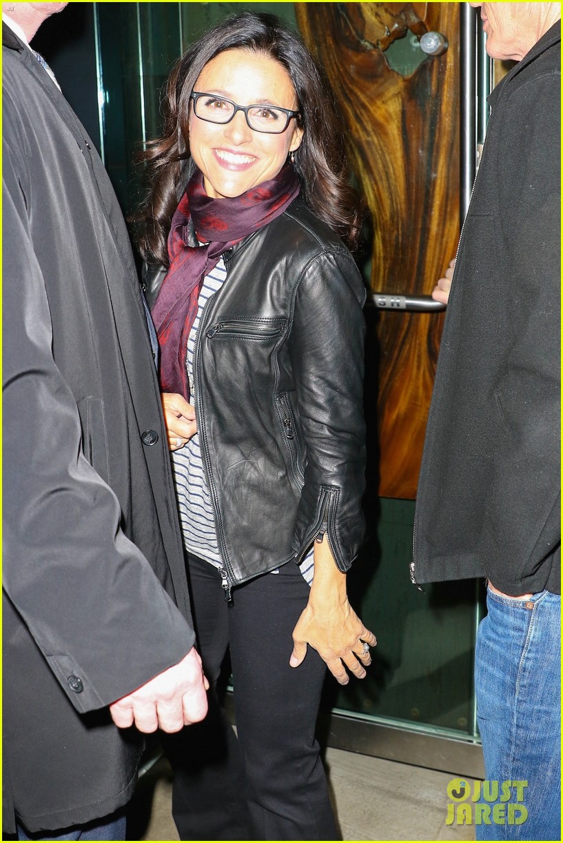 Nick Jonas Is a Sexy Landscaper in 'SNL' Skit: Photo 3633637 | Julia ...