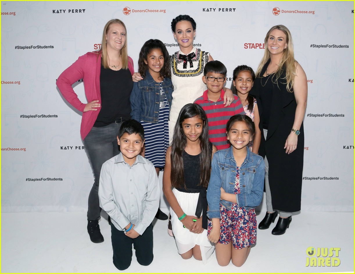 Katy Perry Steps Out in Purple Lipstick After Prince's Death: Photo ...