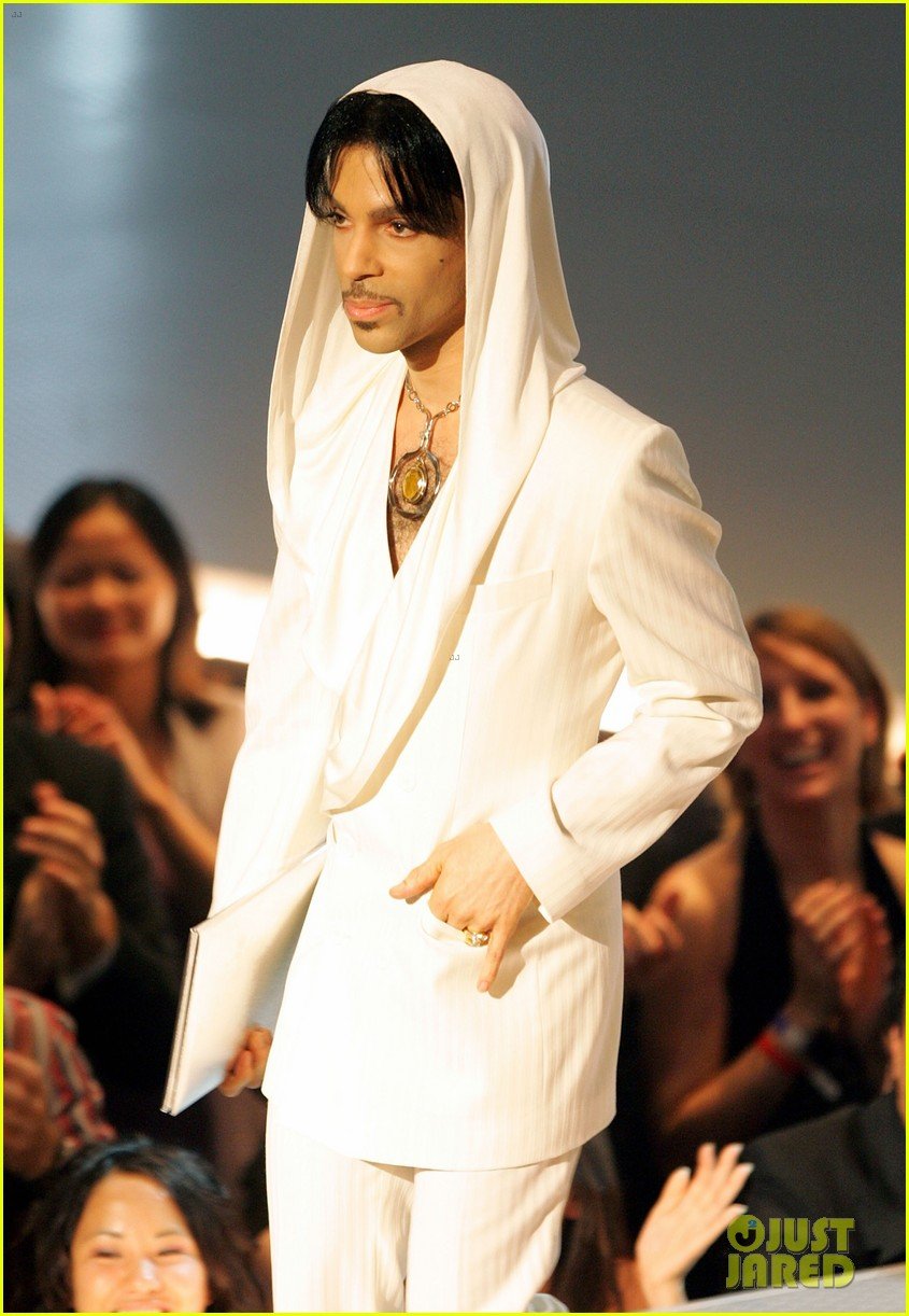 Prince's Publicist Releases Statement on His Death: Photo 3637094 ...