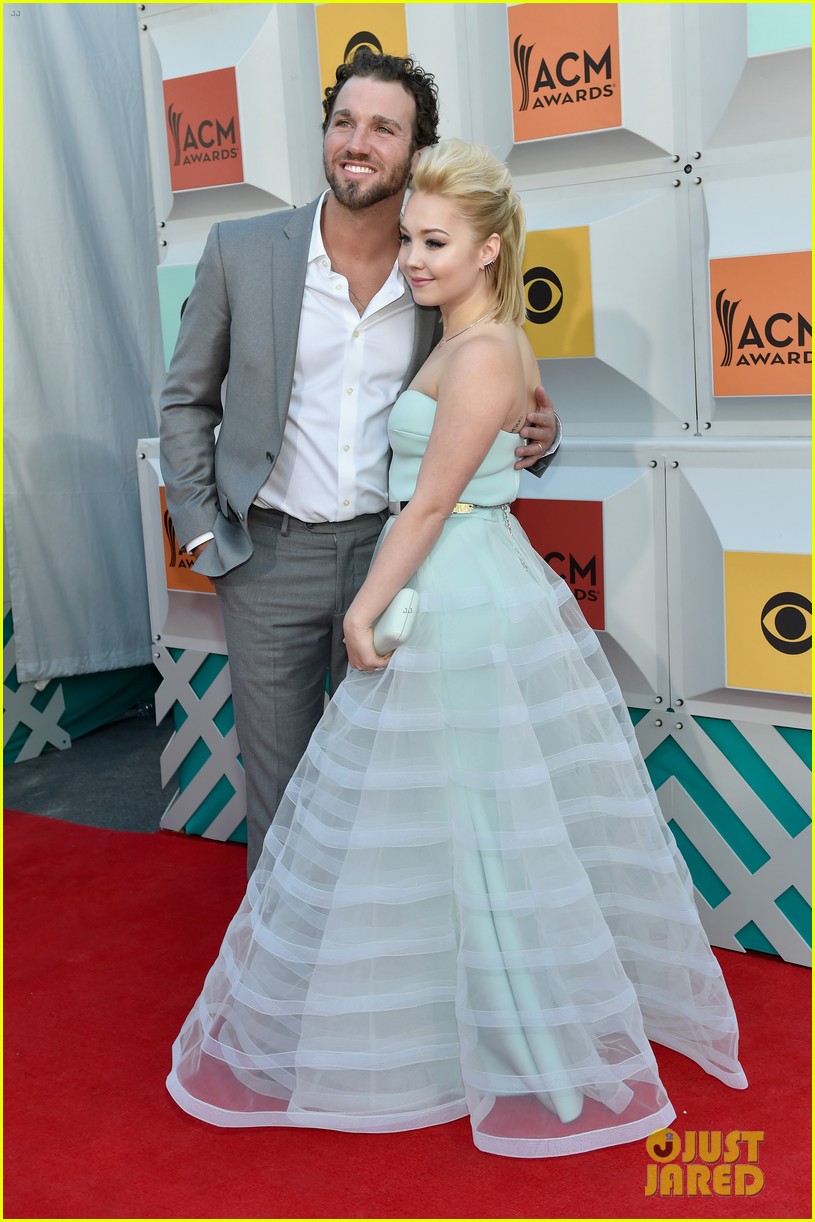 RaeLynn & Husband Josh Davis Walk the ACM Awards 2016 Red Carpet: Photo ...
