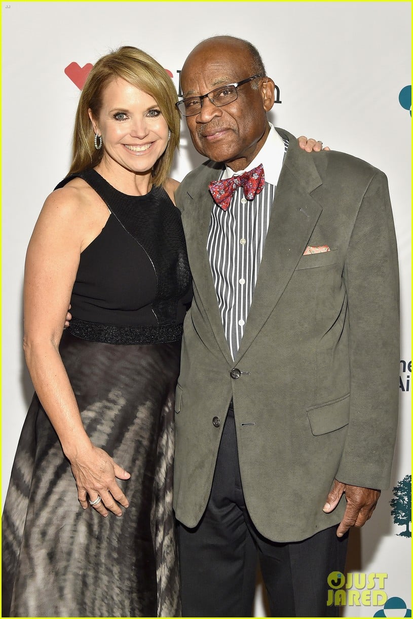 Emmy Rossum & Jamie Foxx Help Reese Witherspoon 'Stand Up to Cancer' in ...