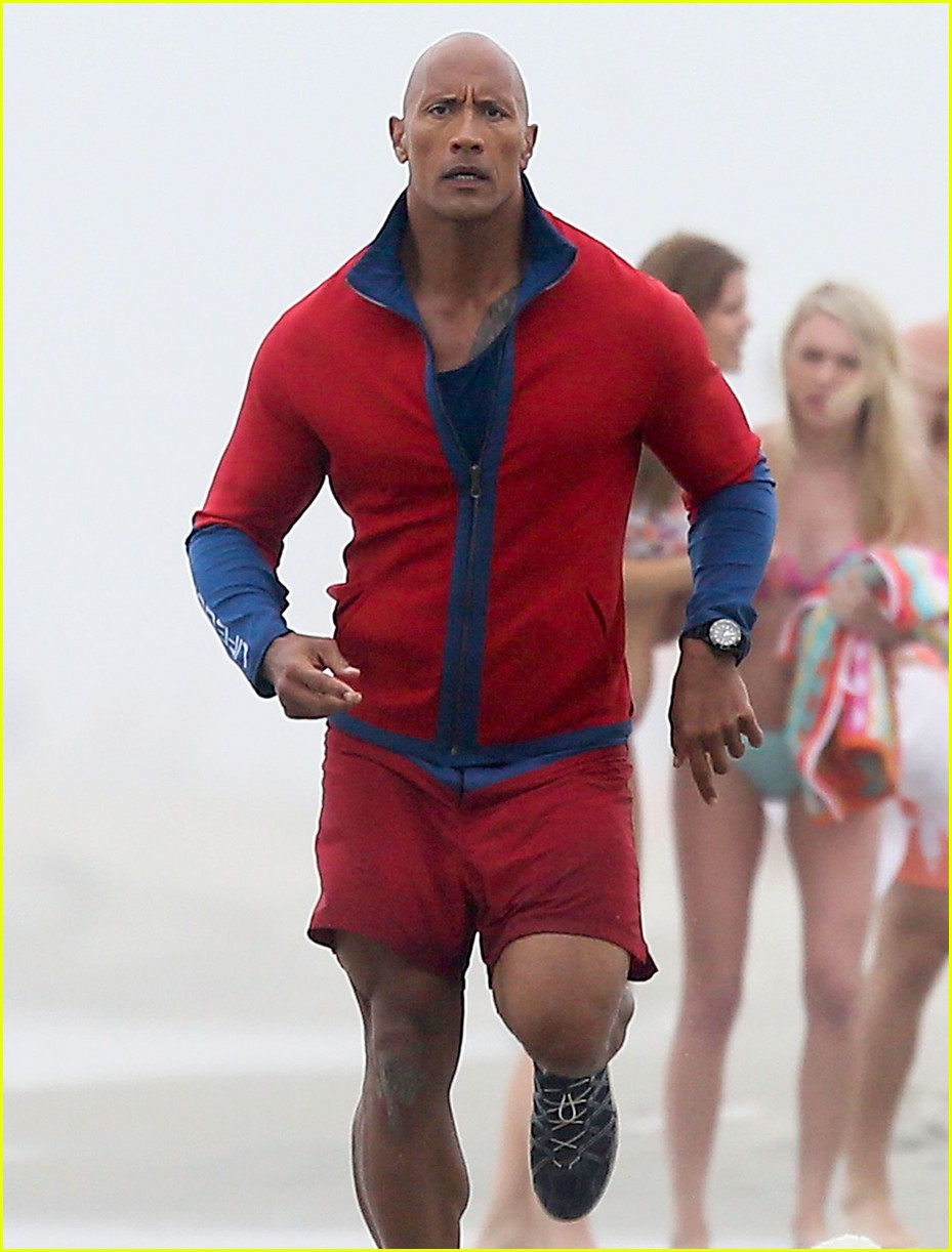 Dwayne Johnson Films Dramatic Rescue for 'Baywatch': Photo 3619820 ...