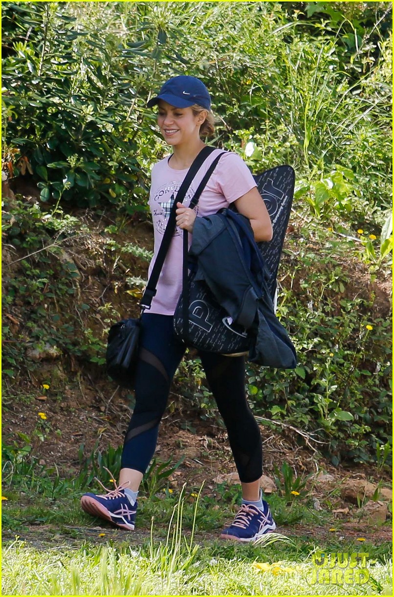 Shakira's Videos Have Reached 6 Billion Views on Vevo!: Photo 3633409 ...