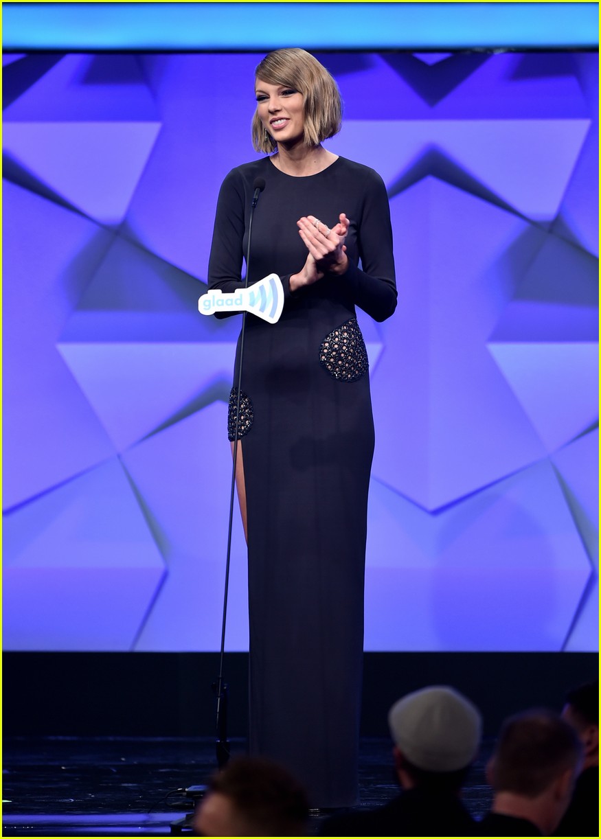 Taylor Swift Presents Award to Ruby Rose at GLAAD Media Awards 2016 ...