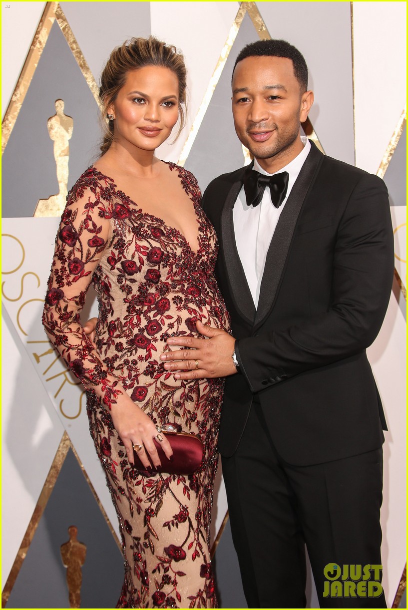 Chrissy Teigen & John Legend Welcome Baby Girl Luna Simone: Photo ...