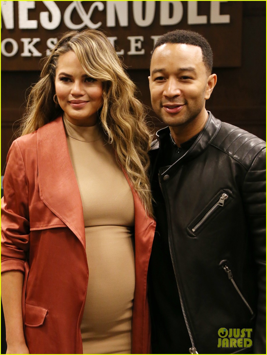 Chrissy Teigen & John Legend Welcome Baby Girl Luna Simone: Photo ...