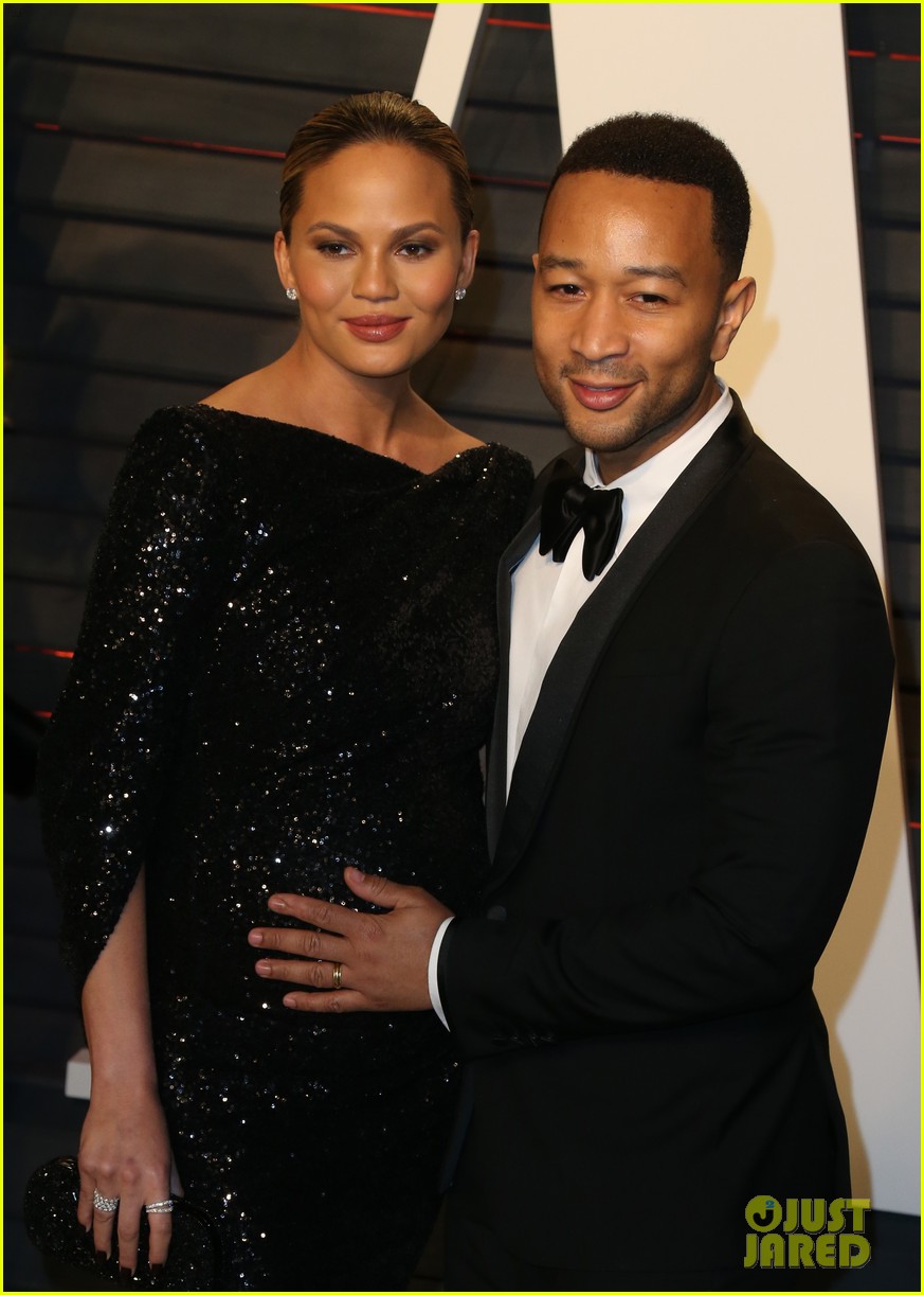 Chrissy Teigen & John Legend Welcome Baby Girl Luna Simone: Photo ...