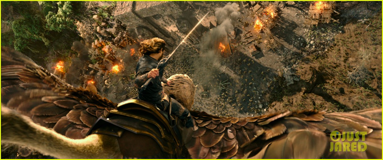 'Warcraft' Trailer Debuts Online - Watch Here!: Photo 3635350 | Ben ...