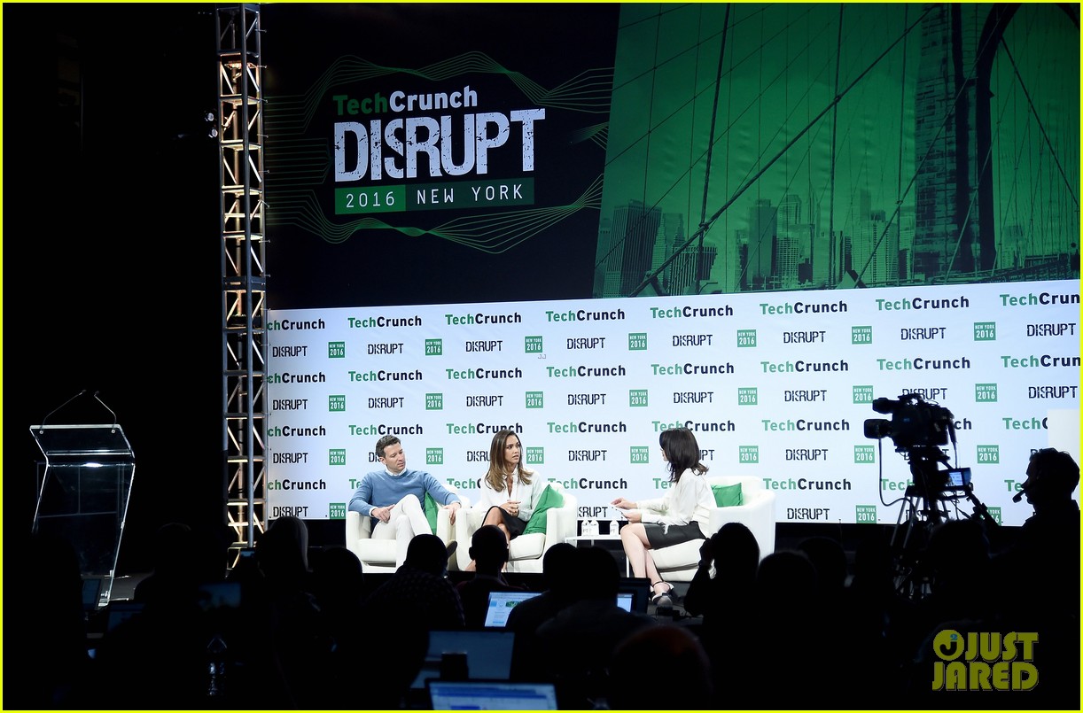 Jessica Alba Talks The Honest Company at TechCrunch 2016: Photo 3652997 ...