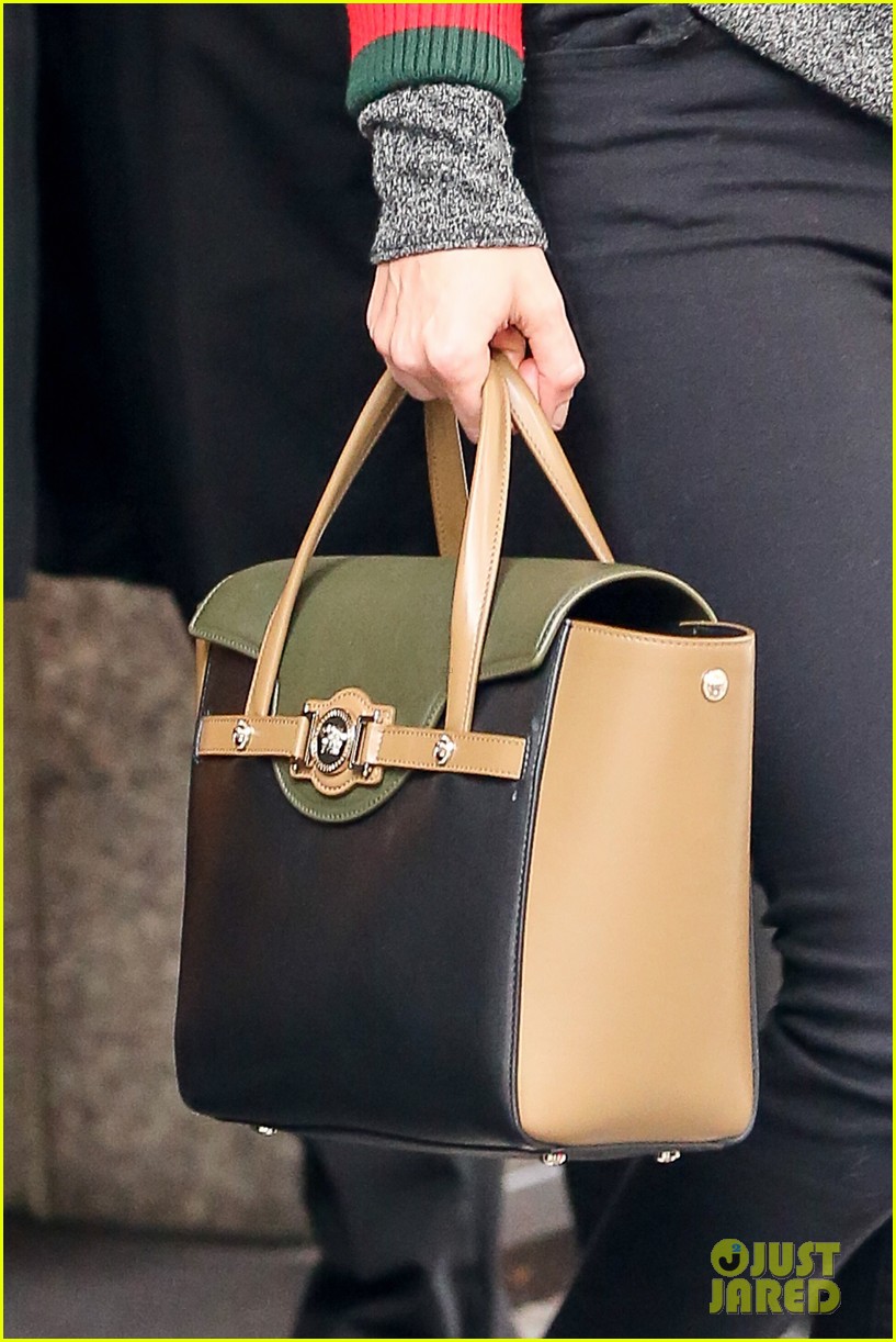 Brie Larson Does Her 'SNL' Promos in a Sushi Restaurant - Watch Now ...