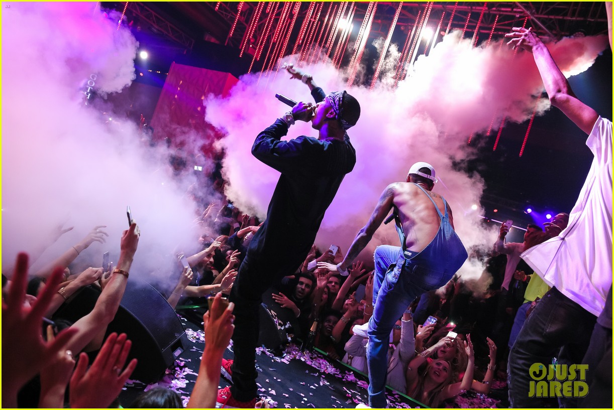 Chris Brown Performs a Pop Up Concert in Cannes: Photo 3661404 | Chris ...