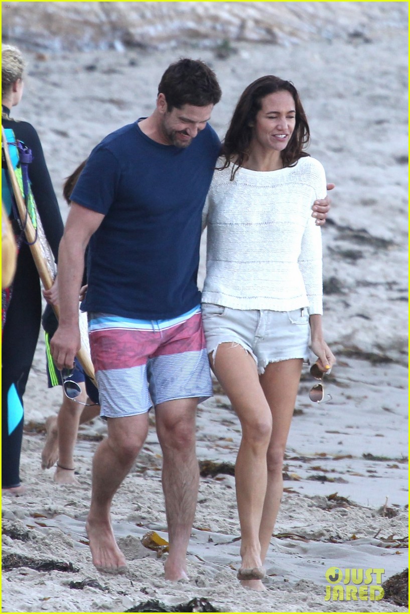 Gerard Butler & Girlfriend Morgan Brown Spend Sunday at the Beach ...