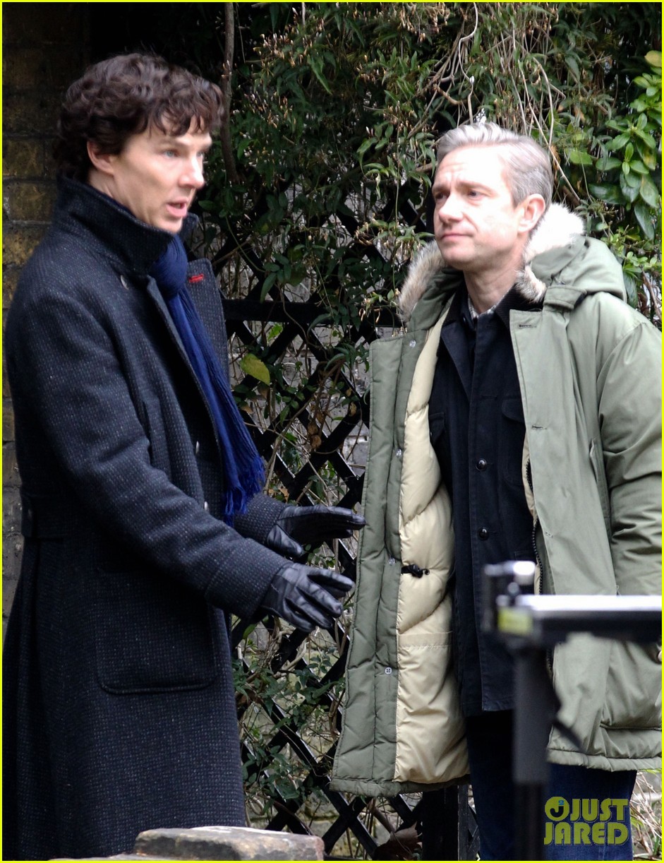 Benedict Cumberbatch Makes a Friend on 'Sherlock' Set: Photo 3649160 ...