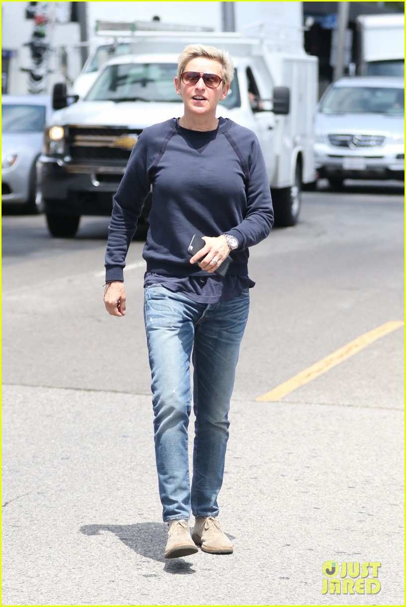 Ellen DeGeneres Shows Off Her Contagious Smile: Photo 3644555 | Ellen ...