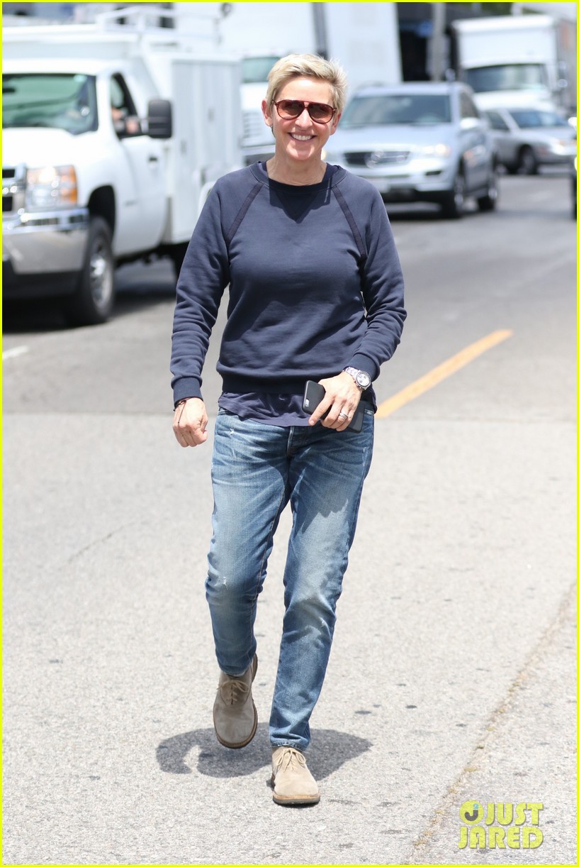 Ellen DeGeneres Shows Off Her Contagious Smile: Photo 3644561 | Ellen ...
