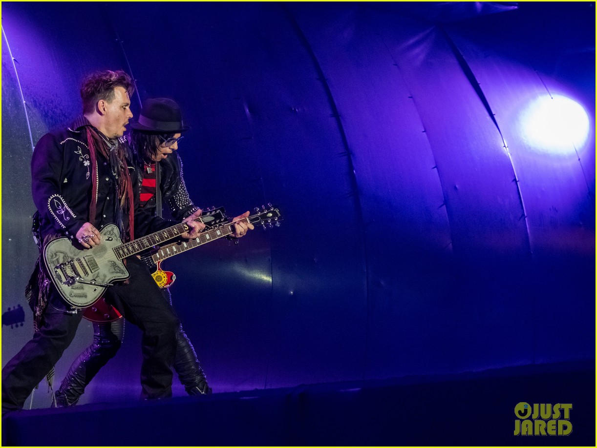 Johnny Depp's First Wife Reportedly Says She's On His Side: Photo ...