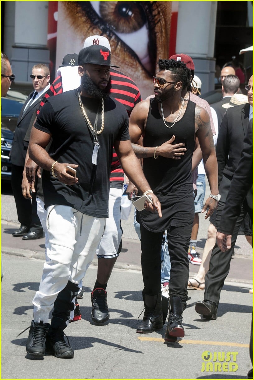 Jason Derulo Bares His Huge Arm Muscles at Cannes: Photo 3657545 ...