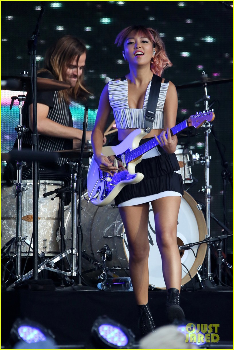 DNCE Shows Stripes for 'Jimmy Kimmel Live!' Performance: Photo 3648026 ...