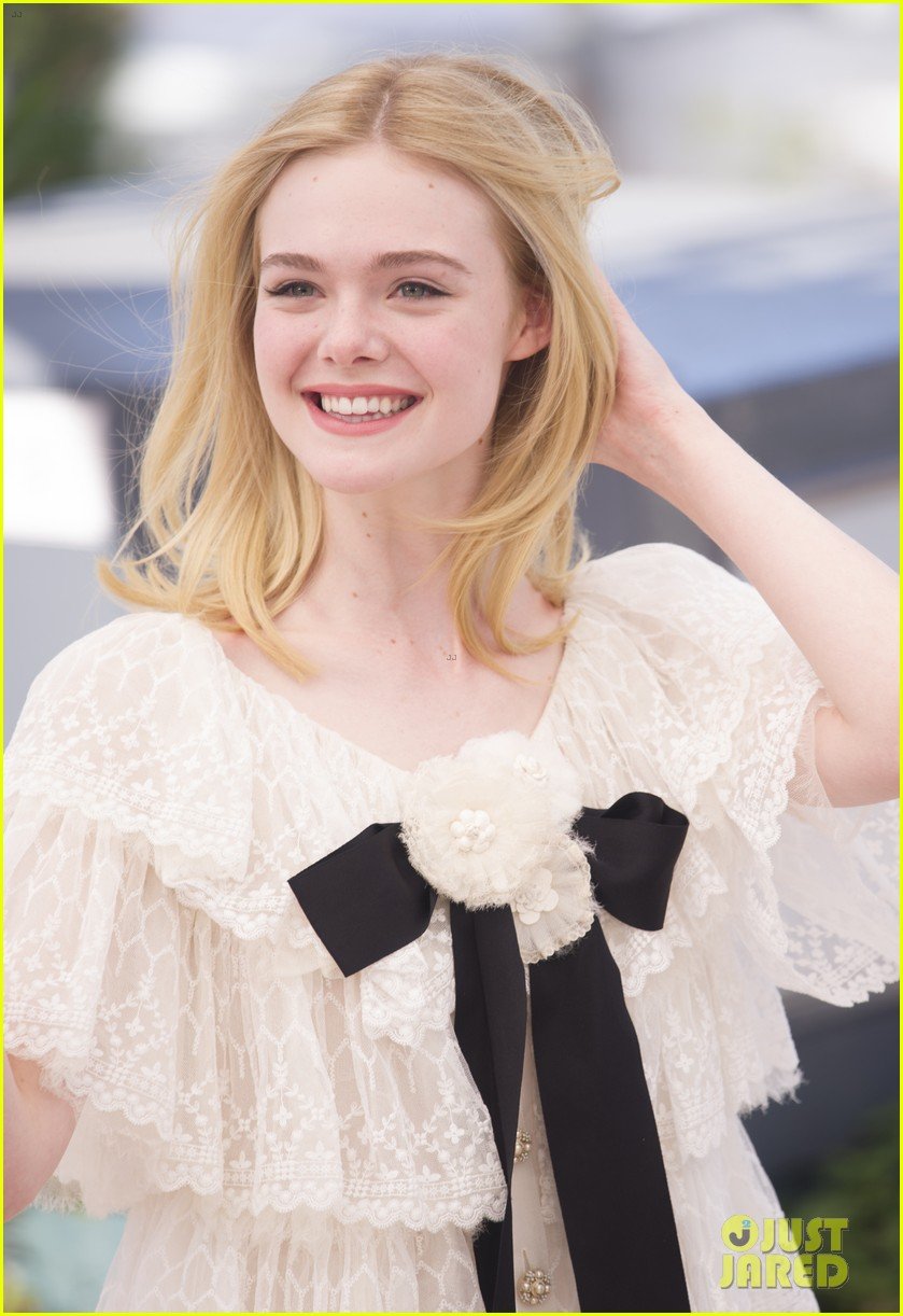 Elle Fanning & Bella Heathcote Wow in White at 'Neon Demon' Photo Call ...