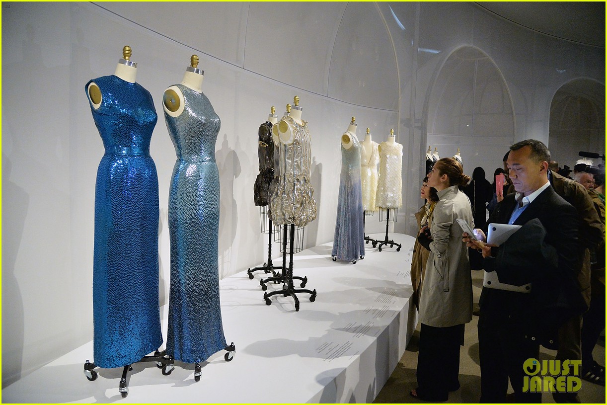 Met Gala 2016 - Look Inside at the Costume Exhibit!: Photo 3645869 ...