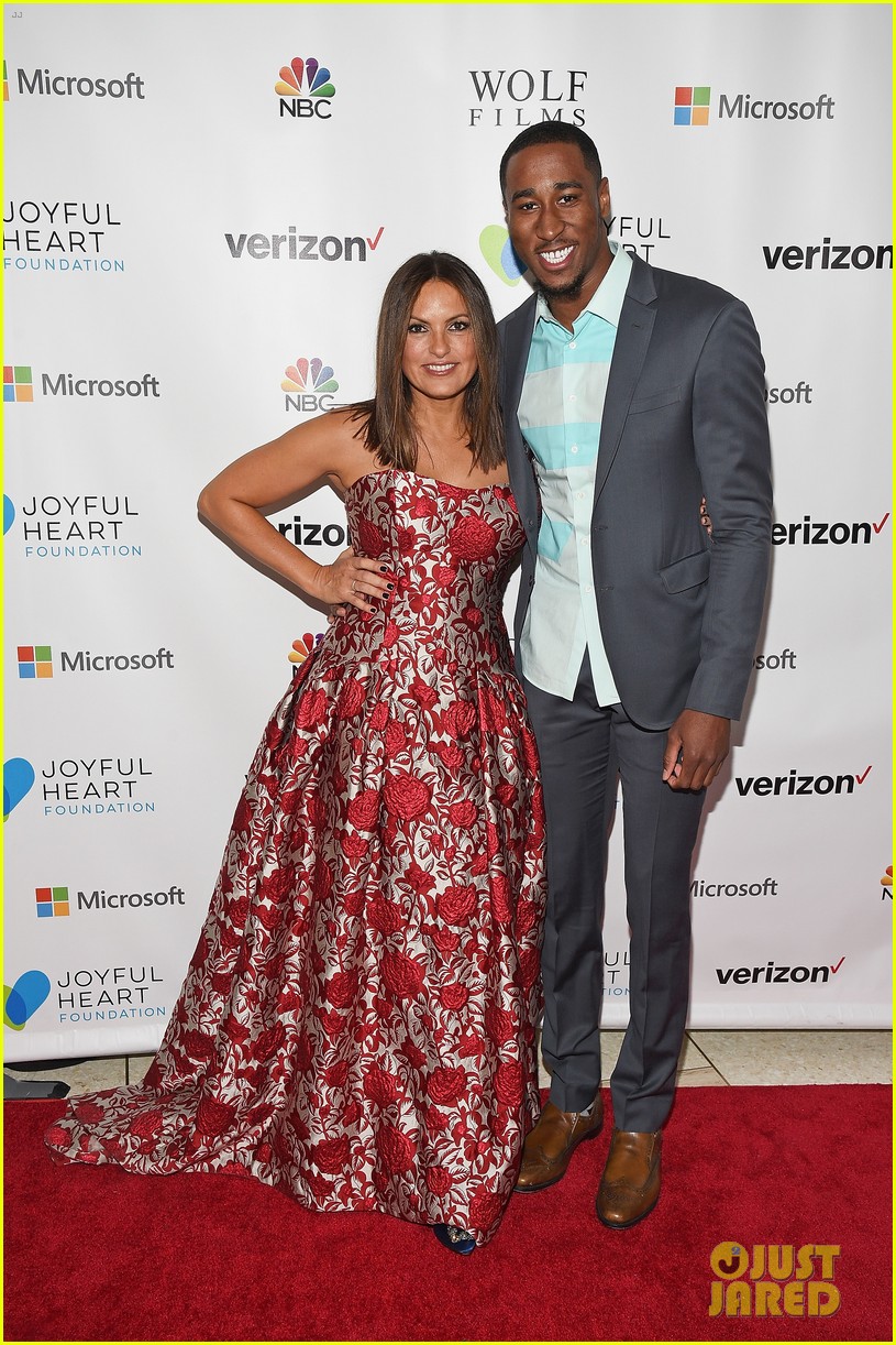Mariska Hargitay Makes It A Family Affair At Joyful Revolution Gala ...