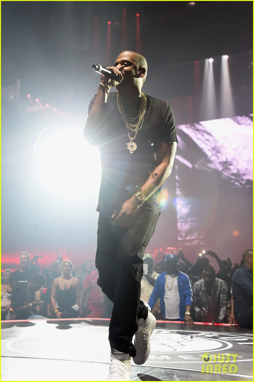 Jay Z Gives Surprise Performance at Bad Boy Reunion Show!: Photo ...