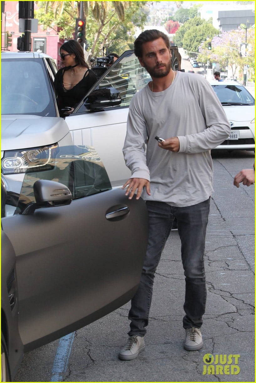 Kim Kardashian Grabs Lunch With Scott Disick in Hollywood: Photo ...