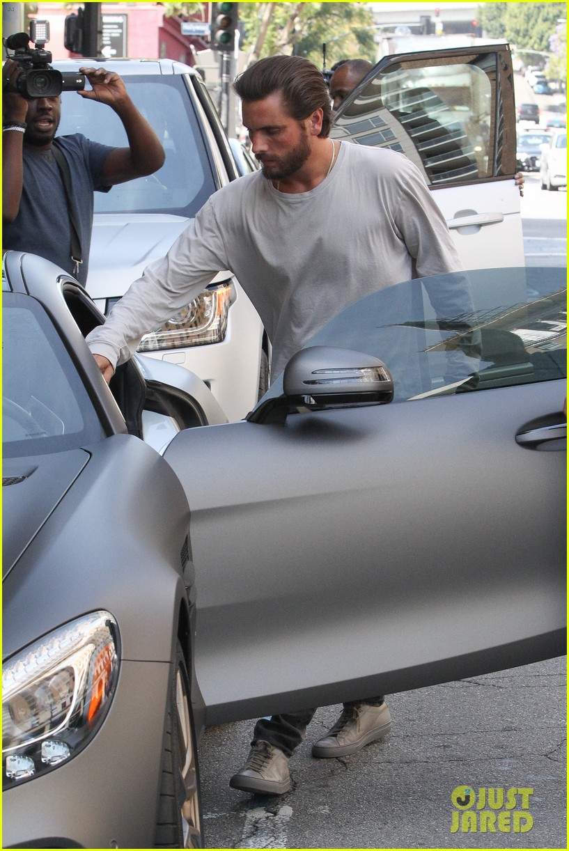 Kim Kardashian Grabs Lunch With Scott Disick in Hollywood: Photo ...