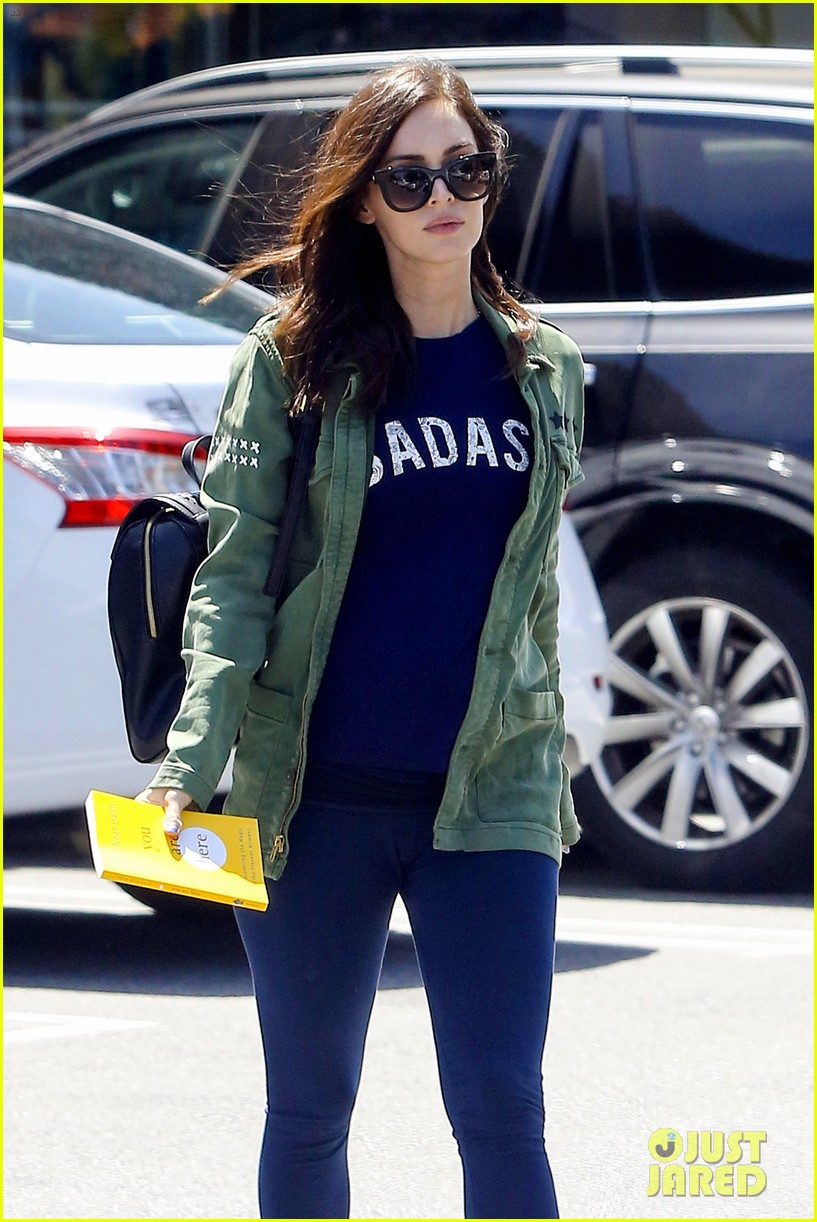 Megan Fox Is A Badass Woman On Her Way To Get Bagels Photo 3645787 Megan Fox Pregnant megan-fox-is-a-badass-woman-on-her-way-to-get-bagels-photo-3645787-megan-fox-pregnant
