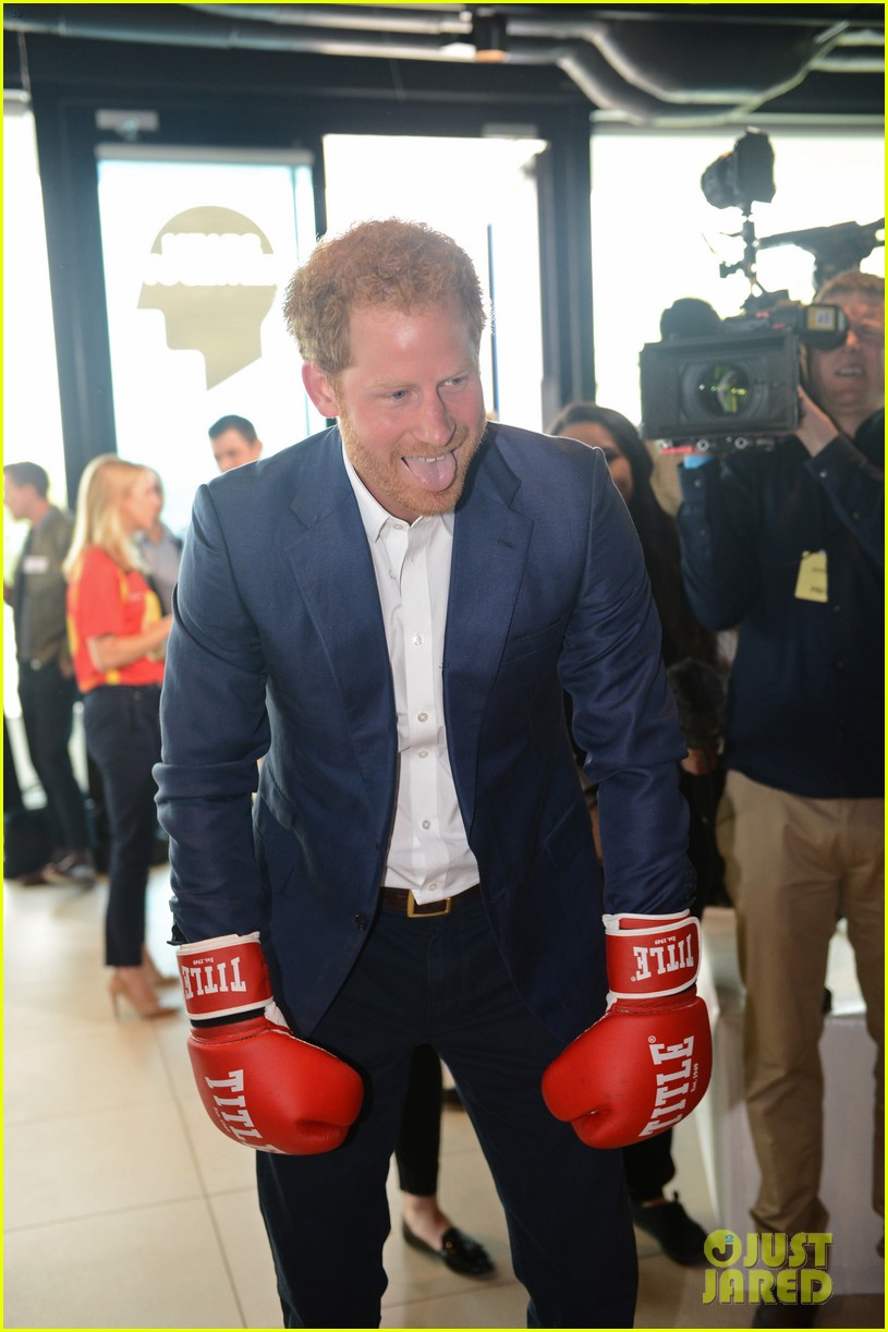 Kate Middleton Tests Her Boxing Skills with the Princes!: Photo 3657292 ...