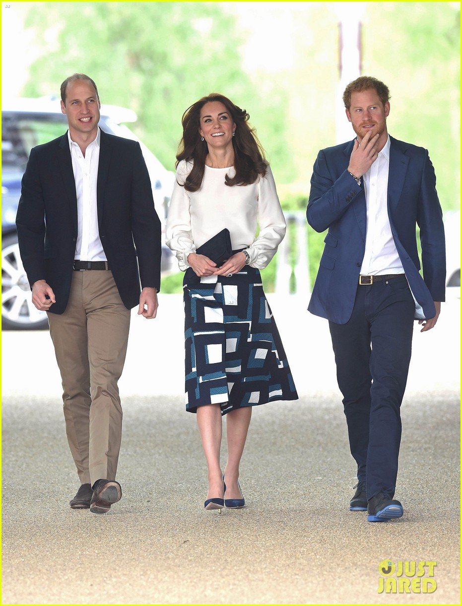 Kate Middleton Tests Her Boxing Skills with the Princes!: Photo 3657294 ...