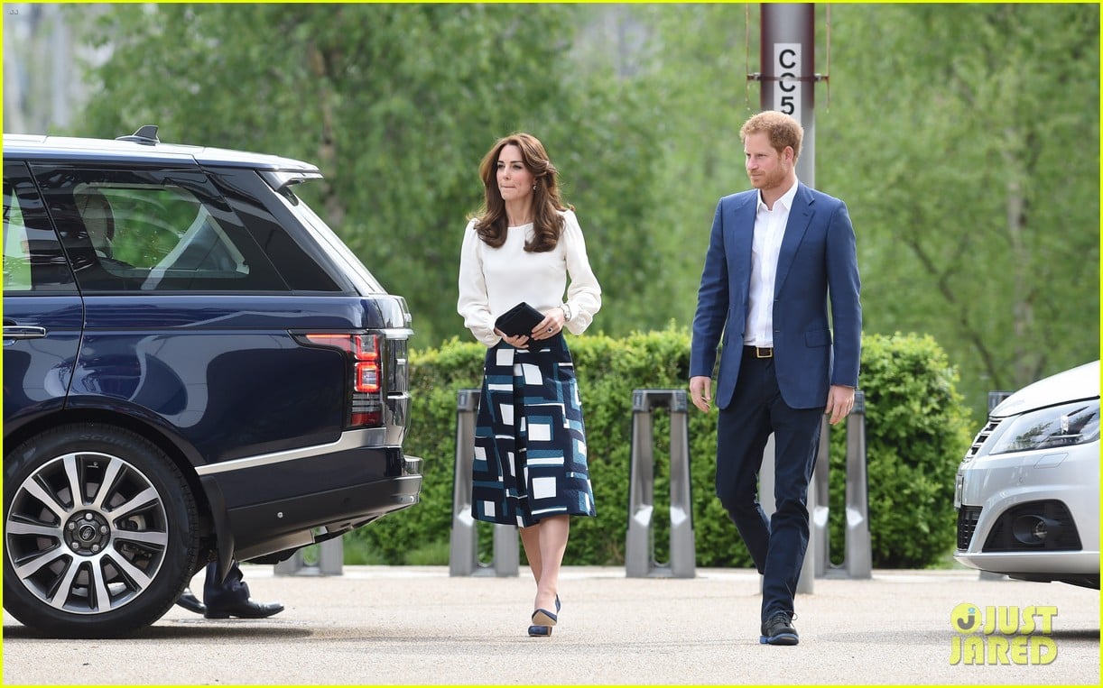 Kate Middleton Tests Her Boxing Skills with the Princes!: Photo 3657297 ...