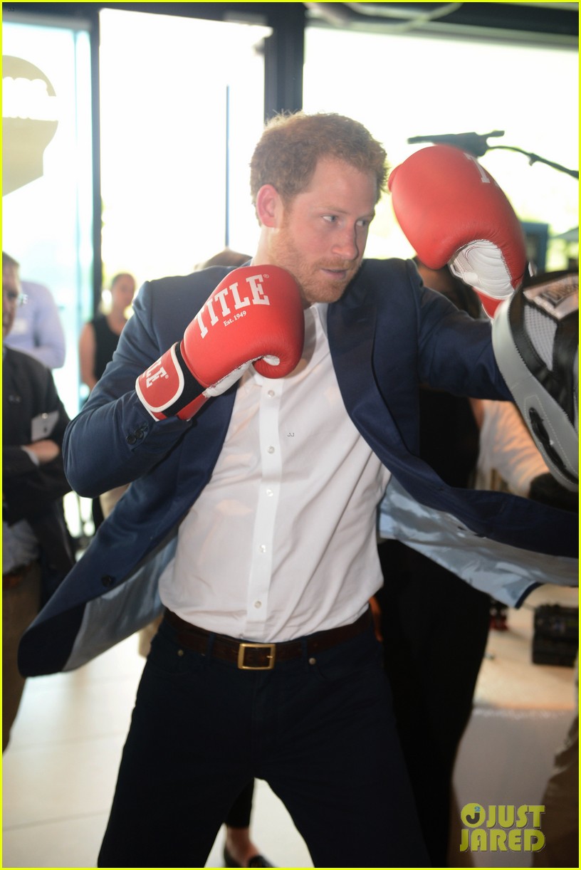Kate Middleton Tests Her Boxing Skills with the Princes!: Photo 3657312 ...