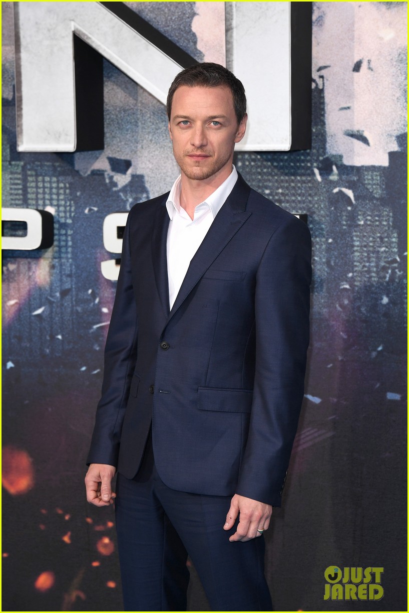 Olivia Munn & Oscar Isaac Premiere 'X-Men' with James McAvoy: Photo ...