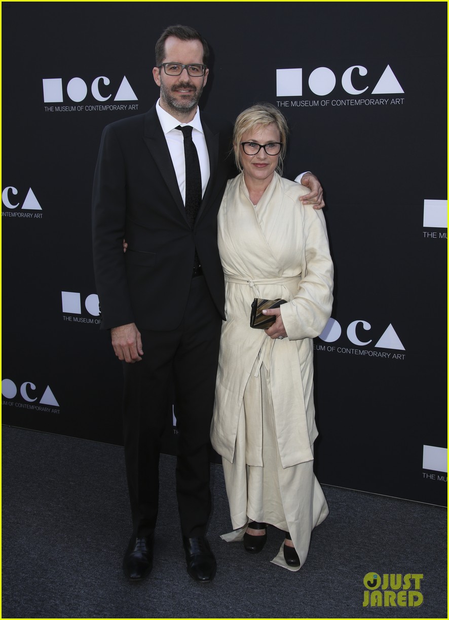 Elizabeth Olsen & Jeremy Renner to Reunite in Non-Marvel Movie!: Photo ...