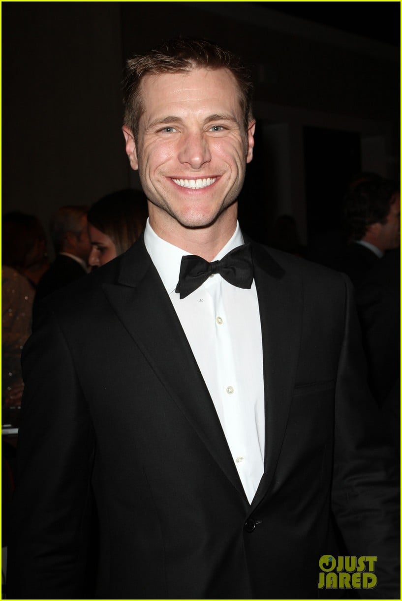 Jake Pavelka Surprises JoJo on 'Bachelorette,' Not Competing: Photo ...