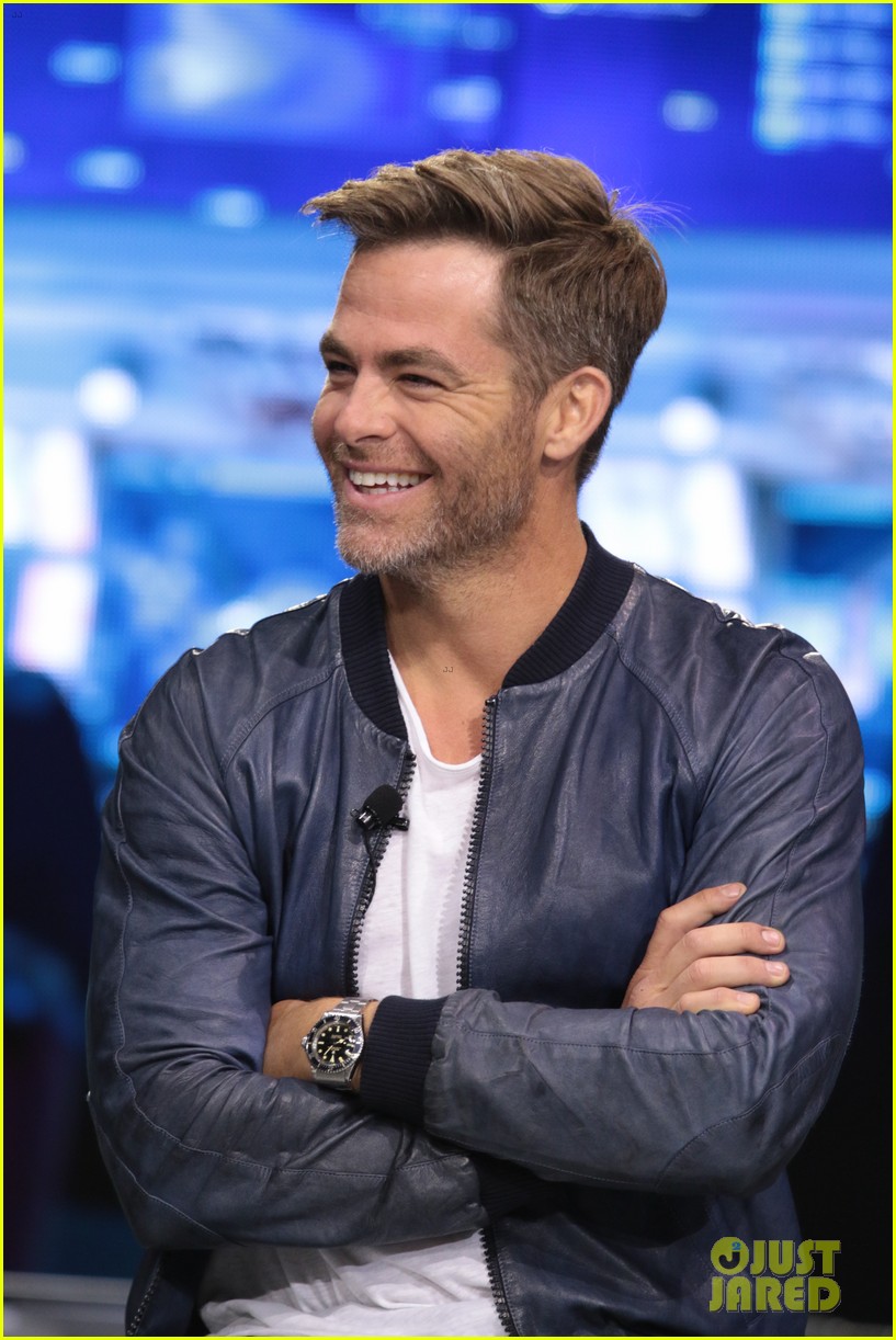 Chris Pine & Zachary Quinto Give the Vulcan Salute at 'Star Trek' Fan Event: Photo 3662405 ...