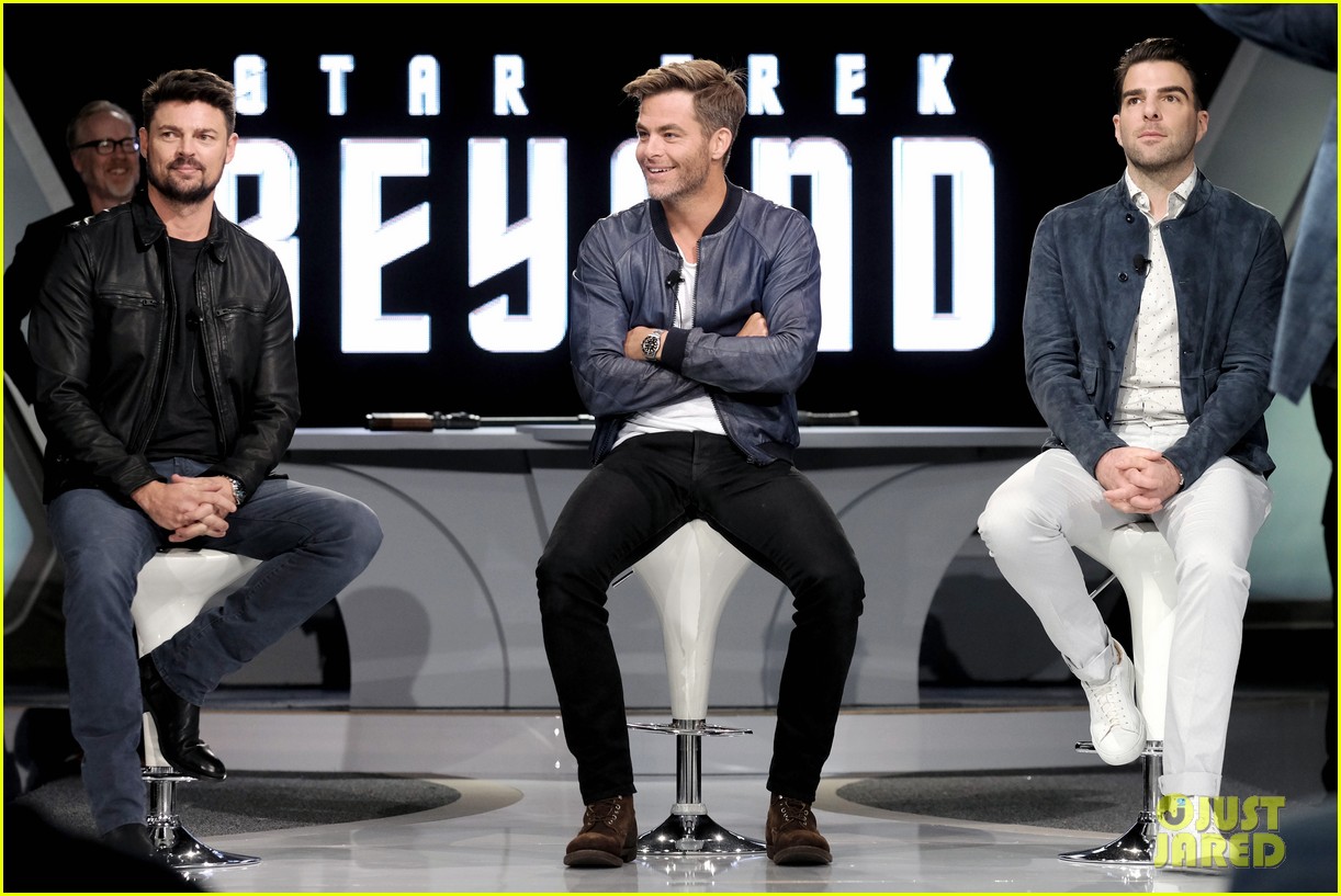 Chris Pine & Zachary Quinto Give the Vulcan Salute at 'Star Trek' Fan Event: Photo 3662413 ...