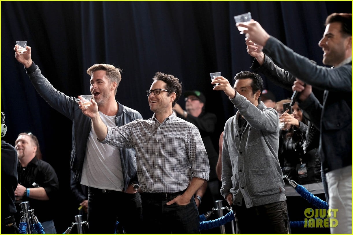 Chris Pine & Zachary Quinto Give the Vulcan Salute at 'Star Trek' Fan Event: Photo 3662414 ...