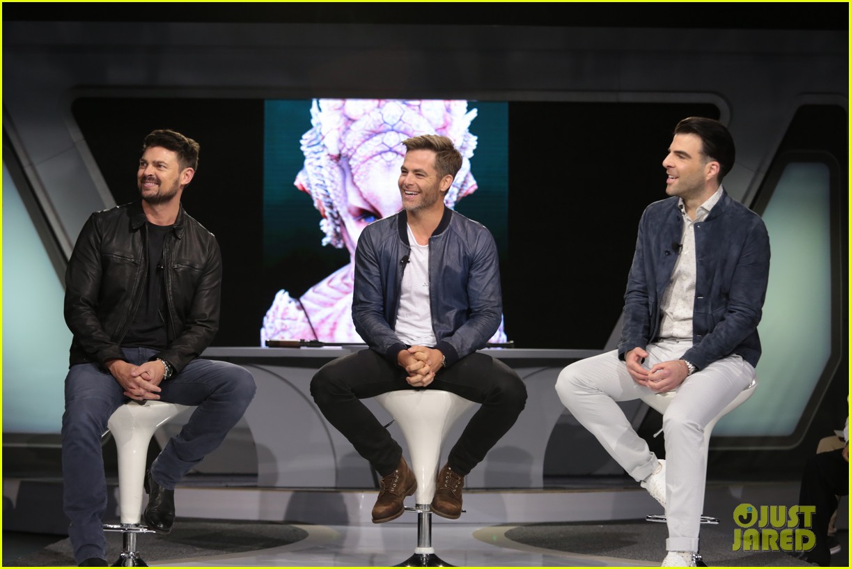 Chris Pine & Zachary Quinto Give the Vulcan Salute at 'Star Trek' Fan Event: Photo 3662426 ...