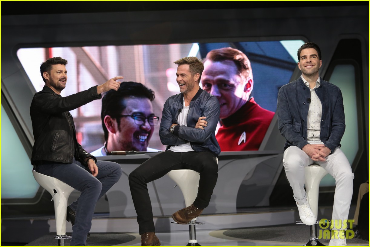 Chris Pine & Zachary Quinto Give the Vulcan Salute at 'Star Trek' Fan Event: Photo 3662427 ...