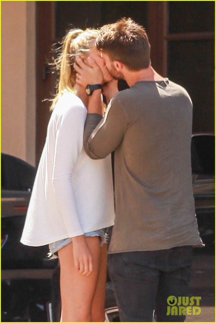 Patrick Schwarzenegger & Abby Champion Pack on PDA: Photo 3653750 | Patrick Schwarzenegger ...