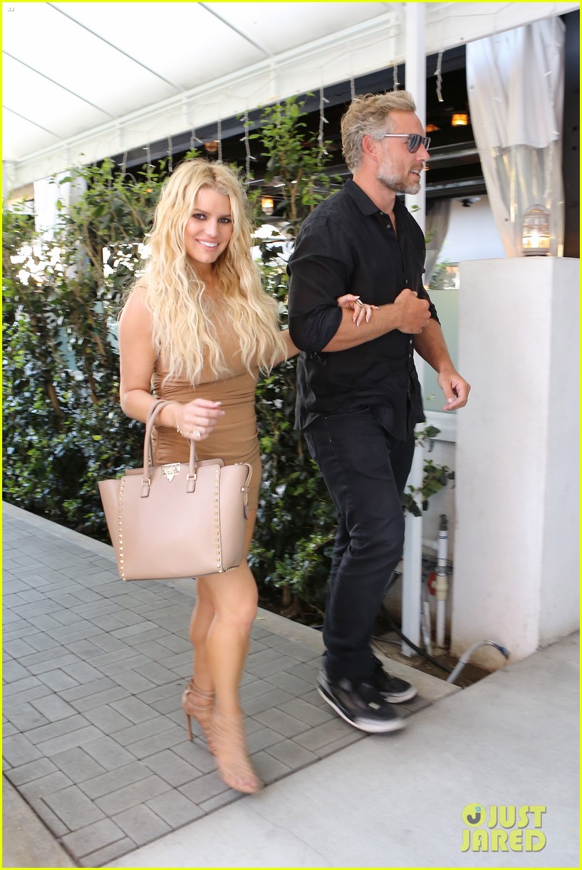Jessica Simpson Steps Out After Teasing Her Return to Music!: Photo ...