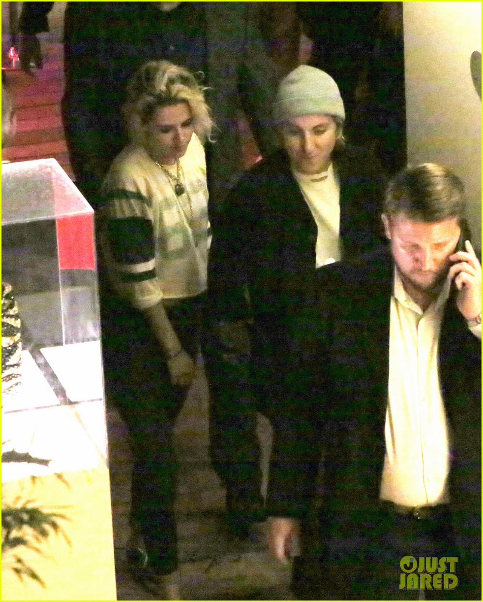 Kristen Stewart & Alicia Cargile Hold Hands at Cannes: Photo 3657334 ...