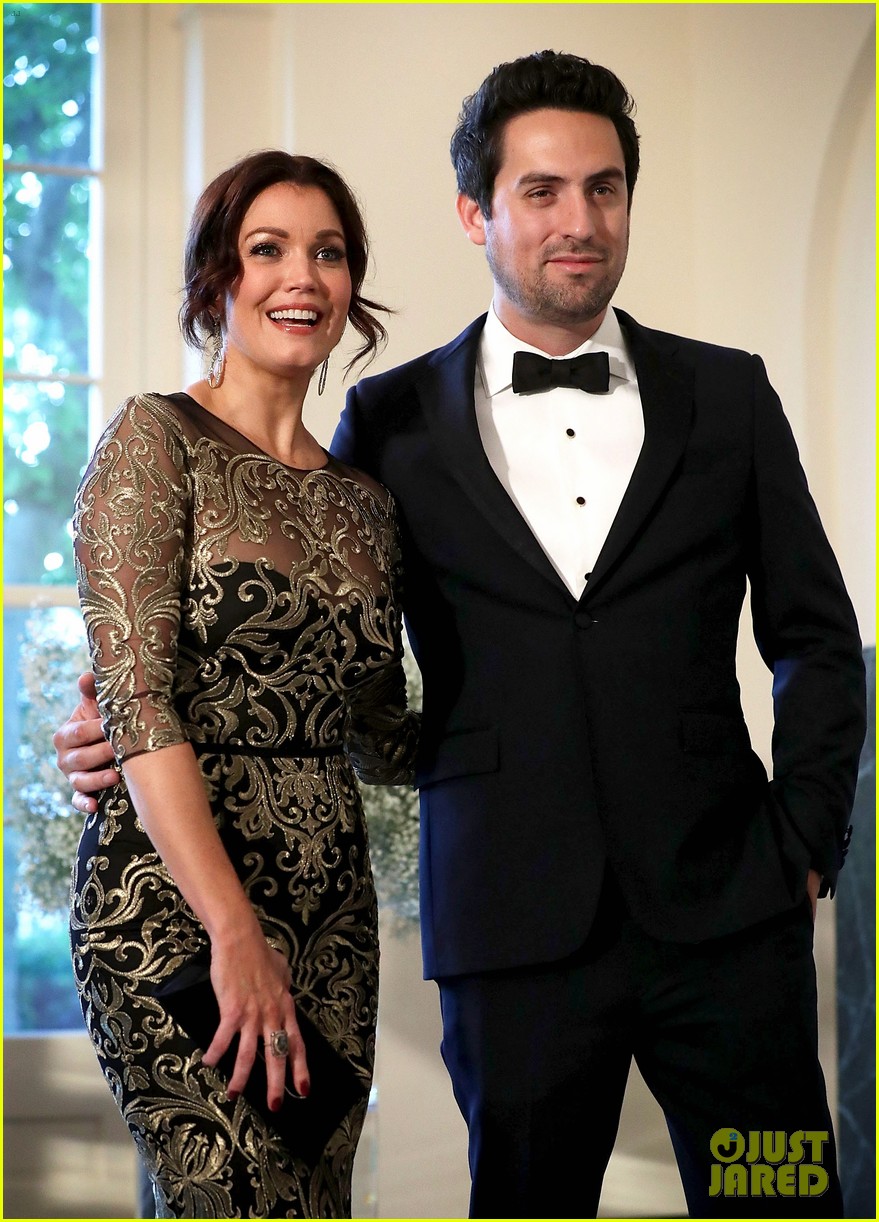 Scandal's Bellamy Young & Boyfriend Ed Weeks Hold Hands at the White ...