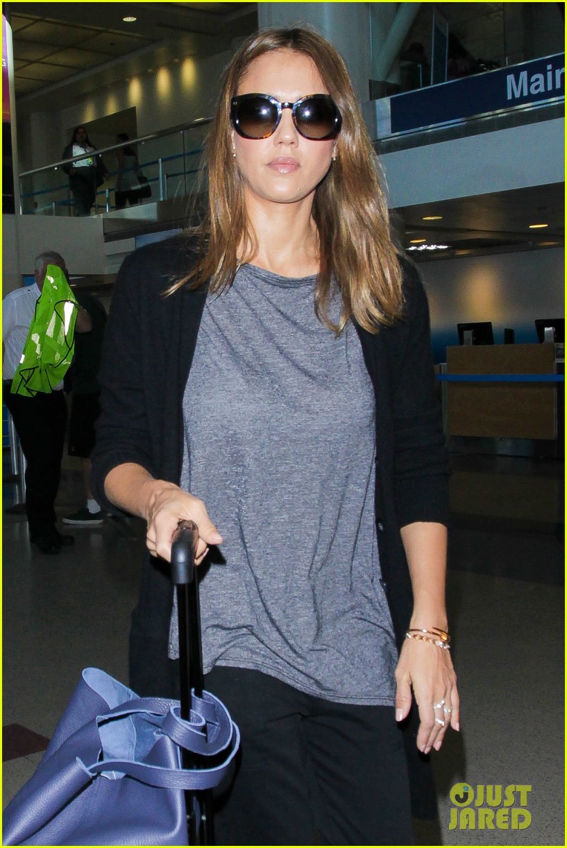 Photo: jessica alba flies skies instlye dinner 06 | Photo 3686280 ...