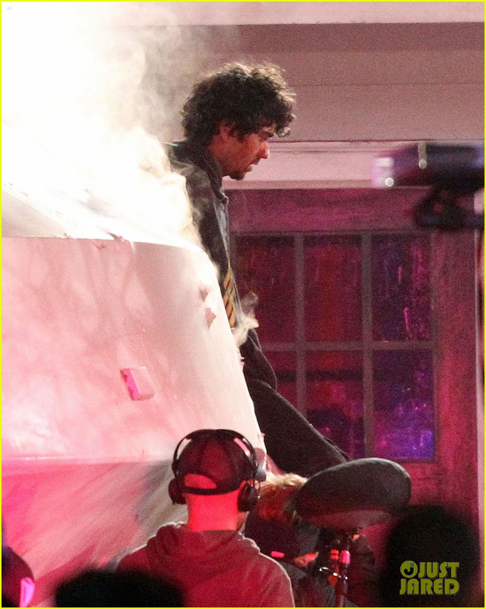 Photo: alex wolff patriots day film set 03 | Photo 3677911 | Just Jared