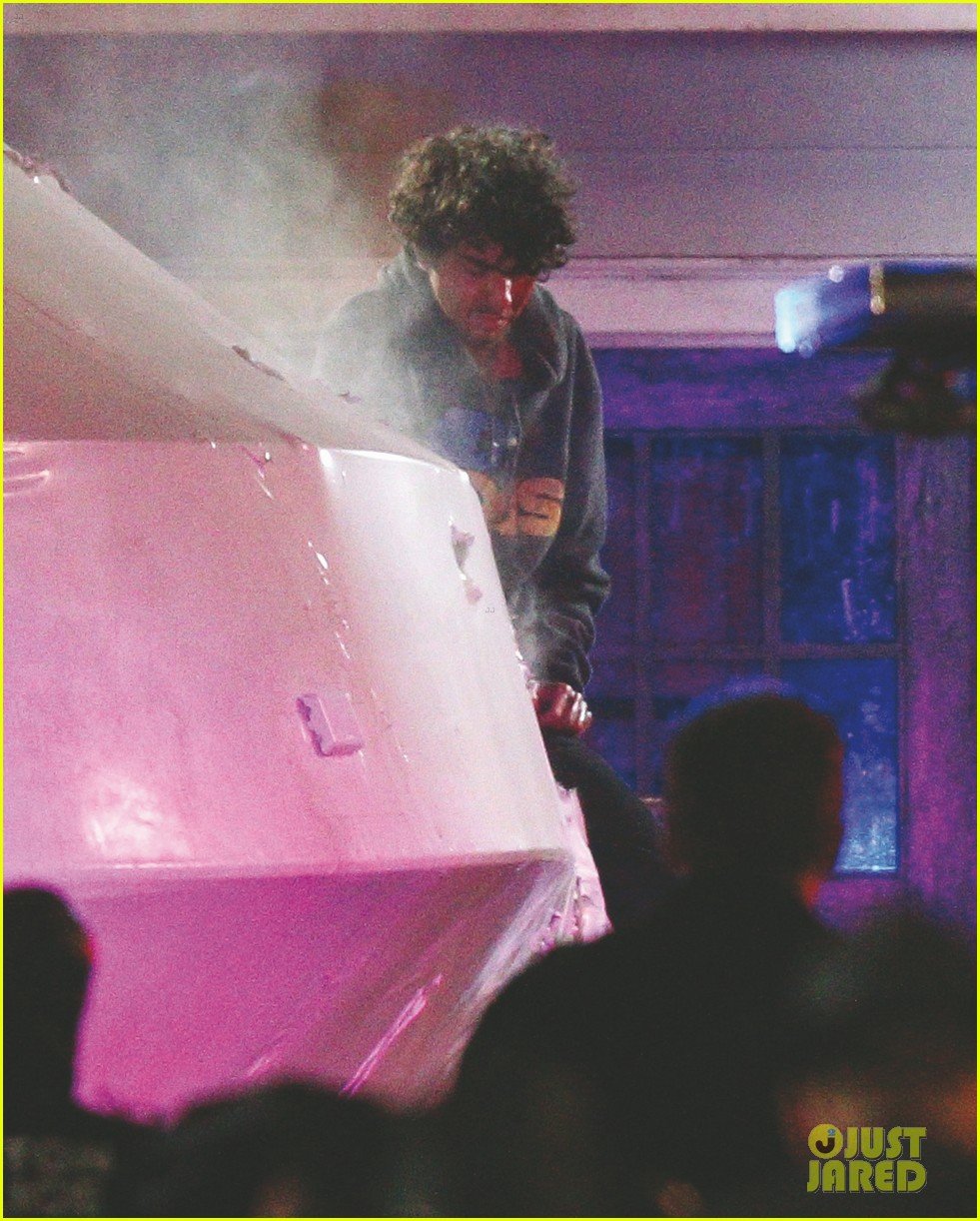 Alex Wolff Shoots Night Scenes For 'Patriots Day': Photo 3677918 ...