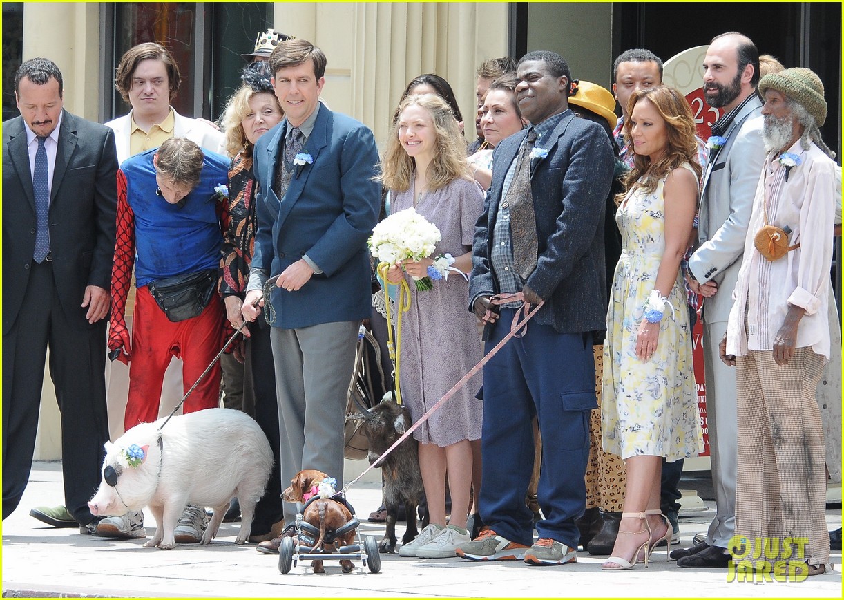 Amanda Seyfried Hangs Out With a Pig for 'The Clapper': Photo 3682770 ...