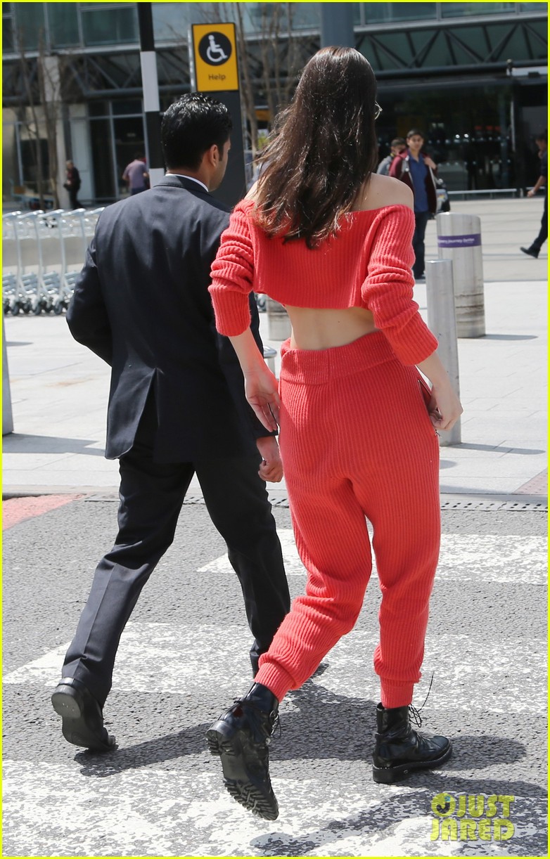 Bella Hadid Mourns Late Fashion Photographer Bill Cunningham: Photo ...